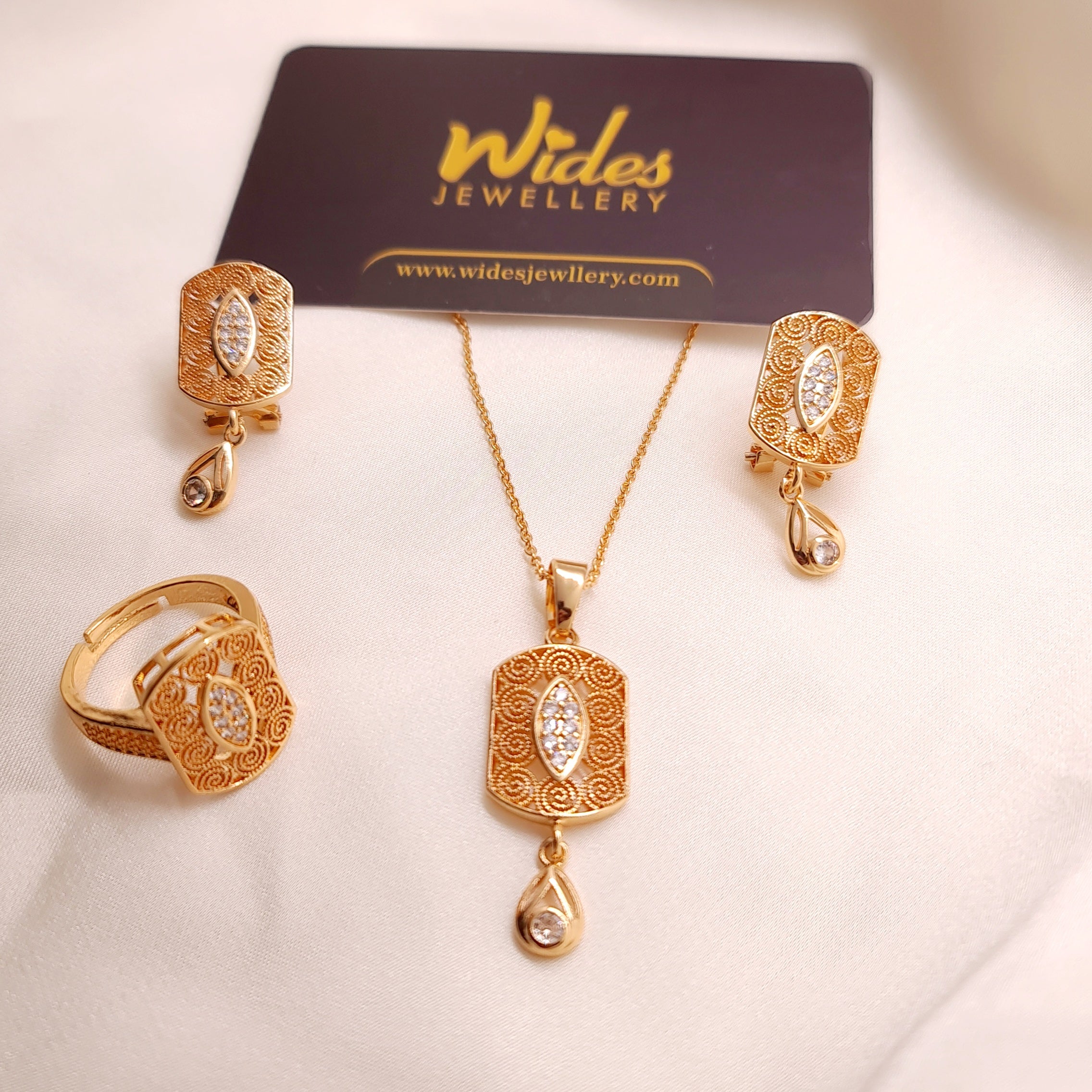 Radiant Charm Locket Set for Girls/Women – Wides Jewellery